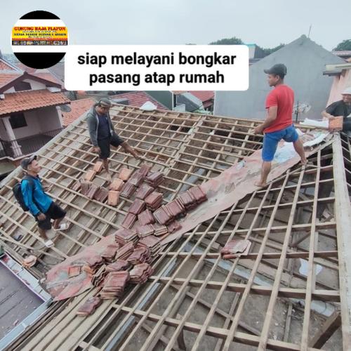 Jual BONGKAR ATAP LAMA GANTI BAJA RINGAN ATAP GENTENG METAL PASIRAN ...