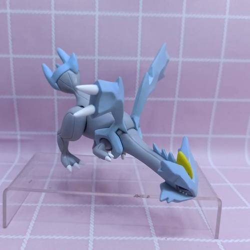 Jual pokemon kyurem original moncolle original hyper size - Jakarta ...