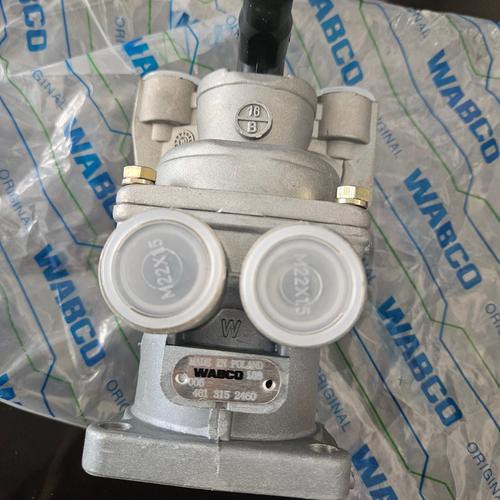 Jual Foot brake valve Mercy bus 1525/1526/1626 Wabco 4613152460 - Kota ...