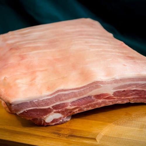 Jual Daging Babi Samcan Premium Import 2kg Potong Kotak - Rata Bagus ...