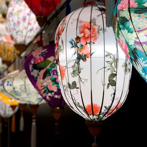Jual Lampion gantung / Lentera /Lampion Sutra Dengan Lampu - Jakarta ...