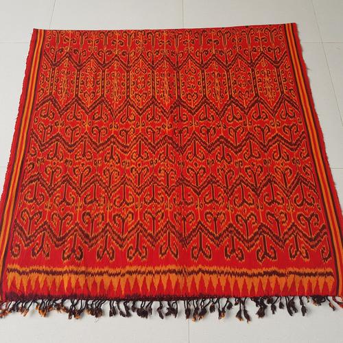 Jual KAIN TENUN DAYAK SINTANG PUA KUMBU ORIGINAL TEBAL - MERAH KEEMASAN ...