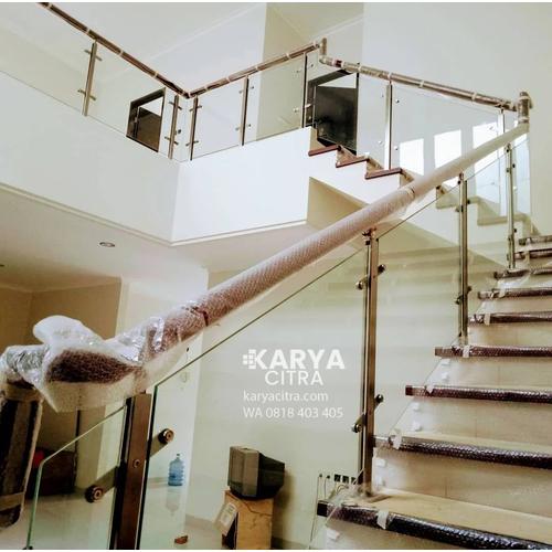 Jual Railling Tangga Kaca Tempered dengan Rangka Stainless Steel Mewah ...