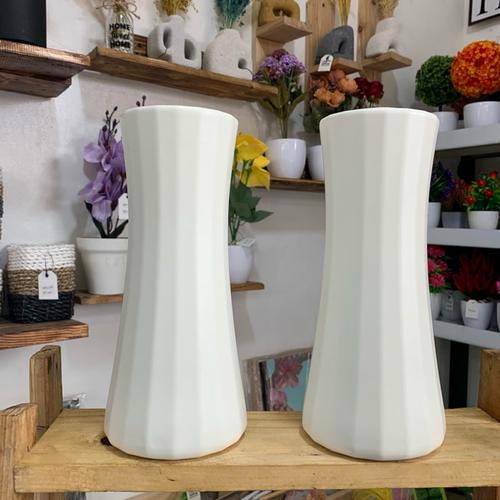 Jual Vas Pot Bunga Plastik Tinggi Putih Tekstur Garis - Kota Bandung ...