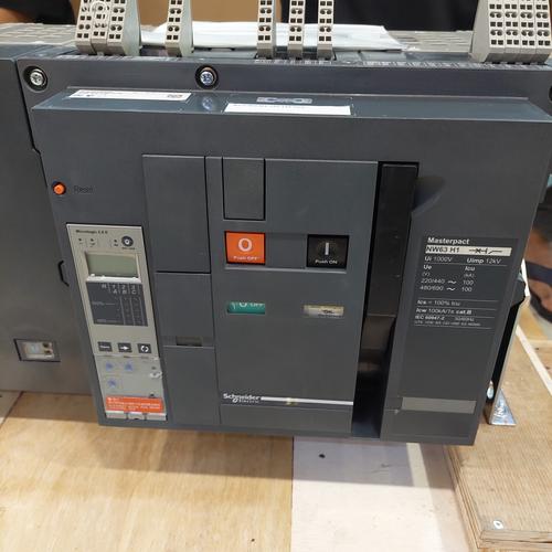 Jual ACB NW63H1 4P-6300A 65KA +MOTORES.UVT.AUX 220VAC SCHNEIDER ...