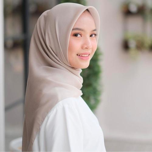 Jual hijab segi empat Paris jadul | Varisha part 1 - mocca muda ...