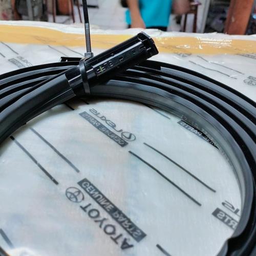 Jual KARET ATAP MOULDING ATAP KABIN NISSAN MARCH - kiri - Jakarta Timur ...