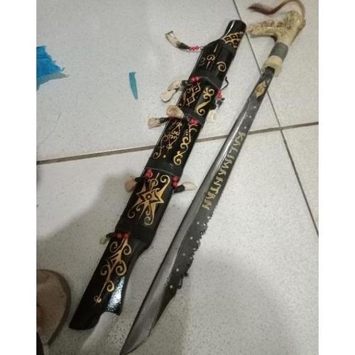 Jual Nardo Mandau Senjata Dayak Pusaka Khas Suku Dayak Asli Kalimantan ...