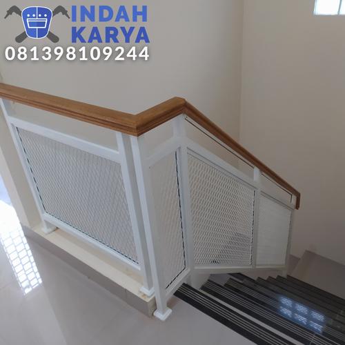 Jual railing tangga plat expanded handrail kayu / reling pegangan kayu ...