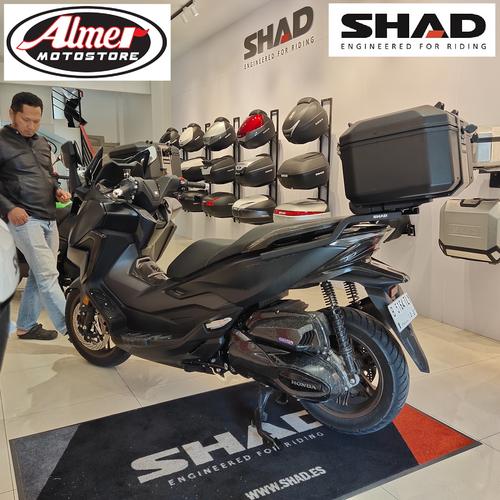 Jual Shad Terra TR48 Black - Honda Forza 250 New - TANPA BACKREST ...