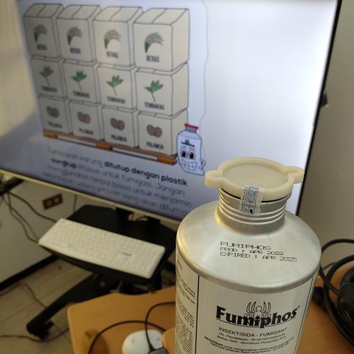 Jual Obat Kutu Pakan Ternak, Fumigan Tablet Efektif FUMIPHOS Surabaya ...