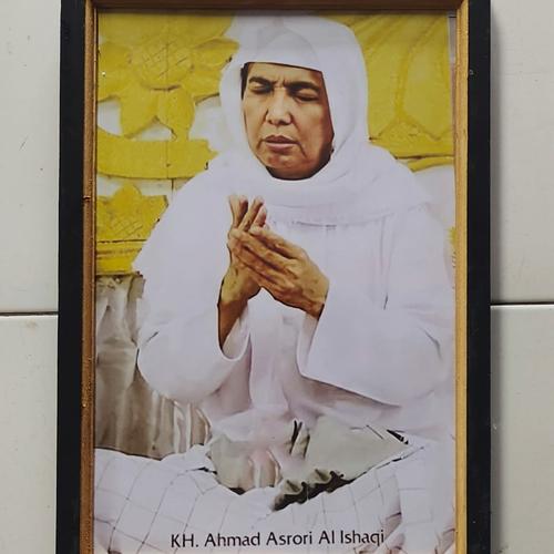 Jual hiasan dinding poster KH Ahmad Asrori Al ishaqi plus bingkai uk53× ...