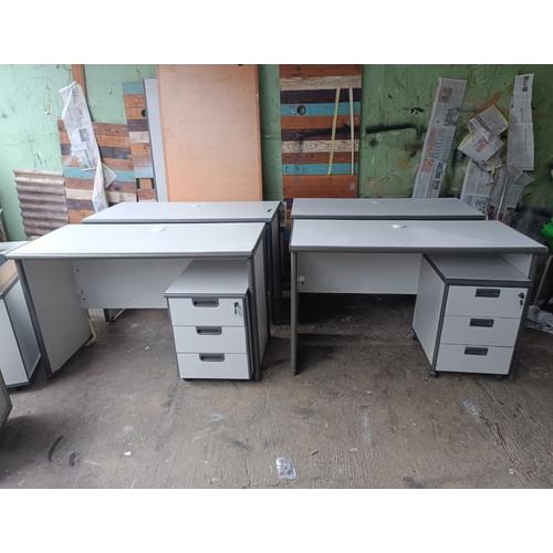 Jual Meja kantor / meja kerja merk UNO 140x73cm Plus Lacinya minimalis ...