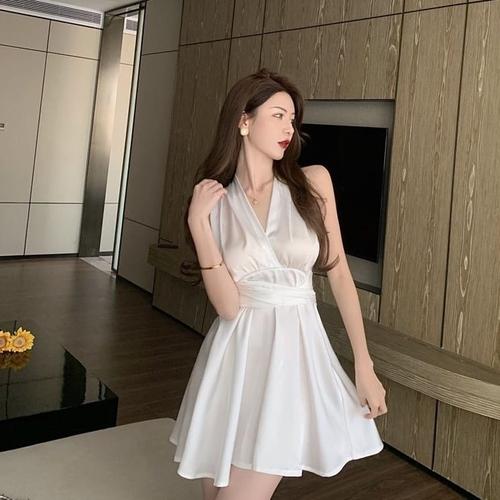 Jual WHITE MINI DRESS SATIN A LINE UNSLEEVE BACKLESS DRESS PANTAI PUTIH ...