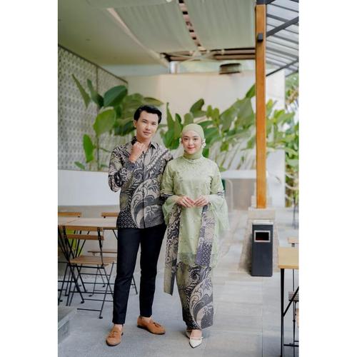 Jual Batik Set Couple Arumi Hijau Sage (Kemeja Batik, Rok Batik Dan ...