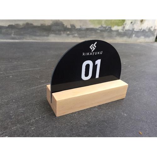 Jual nomor meja akrilik / nomor meja akrilik custom - Hitam - Kab ...