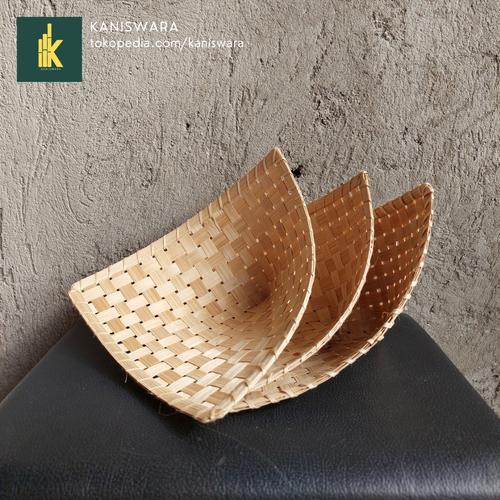 Jual Piring Pincuk Anyaman Bambu Wadah Pecel - Kab. Bogor - KANISWARA ...