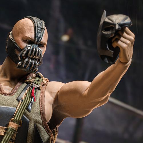 Jual Hot Toys Batman Broken Mask by S.King - Kota Surabaya - aLe Toys ...