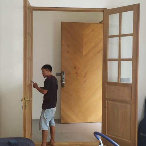 Jual 1 set pintu kayu kamper + pemasangan + finishing cat Duco - Kota ...