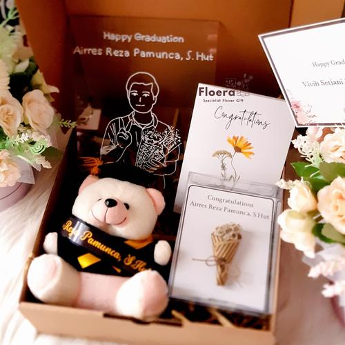 Jual Hadiah Gift Box Ulang Tahun Wisuda Anniversary ilustrasi Akrilik ...