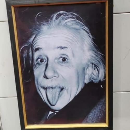 Jual poster Albert Einstein plus bingkai tinggal pajang - Kab. Cilacap - YuncuingART | Tokopedia