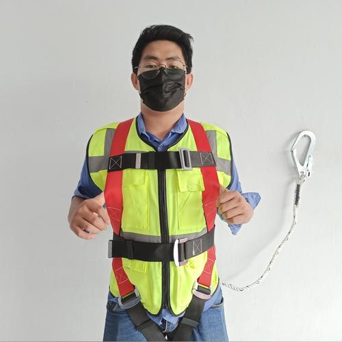 Jual Body Harness with Single Lanyard Single Big Hook (Plus Tali Dada) - Kab. Sidoarjo - MBI ...