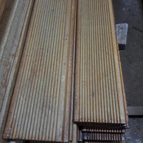 Jual Decking kayu Ulin Kalimantan / papan Ulin / kayu tahan air / kayu ...