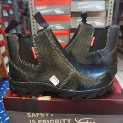 Jual Sepatu Safety Red Parker S 185 / Safety Shoes Kerja Lapangan Promo ...