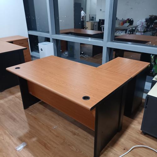 Jual Meja kantor L Plus laci / meja kerja/meja direktur,panjang 140 ...