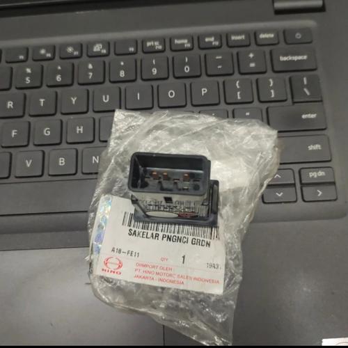 Jual SWITCH DOUBLE GARDAN HINO LOHAN K.4 S8471-01130 ORIGINAL - Jakarta ...