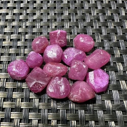 Jual Natural pinkish red ruby rough 20grm - Jakarta Timur - rock ...