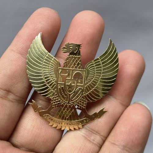 Jual Pin Garuda Pancasila 4cm Kuningan Lencana Topi Peci B-303 - Kota ...