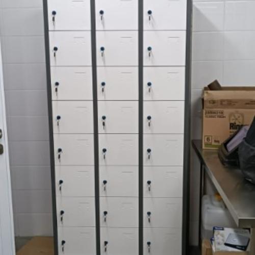 Jual loker besi 24 pintu locker/ Lemari Besi 24 pintu - Jakarta Barat ...