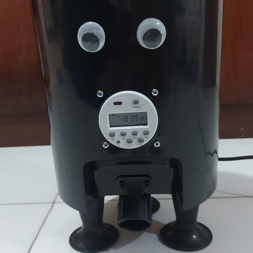 Jual auto feeder mata 12 L tempat makan otomatis ikan,kucing,anjing dll ...