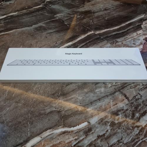 Jual New Apple Magic Keyboard 2 with Numeric Key MQ052 - Hitam ...
