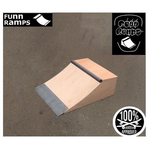 Jual Super Mini Quarter Pipe untuk Skateboard Scooter Inline ...