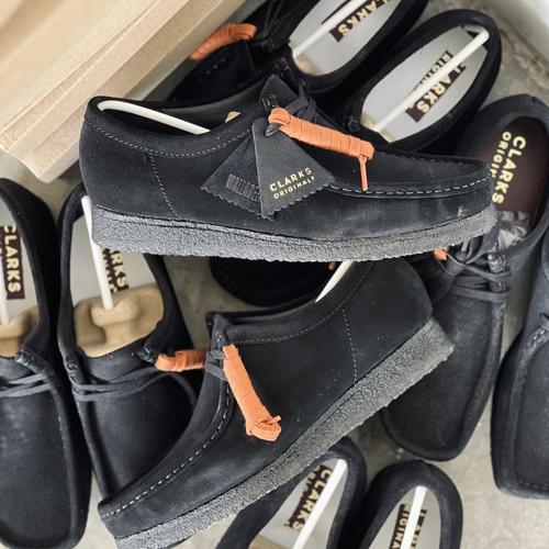 Jual Sepatu Clarks Wallabee Low - Black Suede - 44 - Kota Tangerang ...