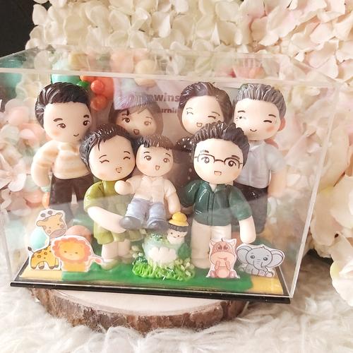 Jual kado clay in acrylic custom 6 character hadiah gift anniversary ...