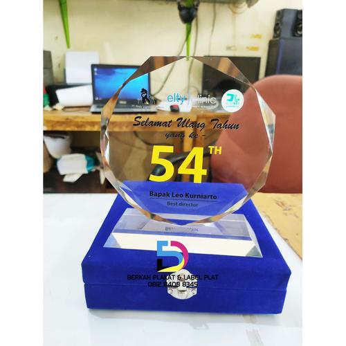 Jual Plakat Diamond Akrilik tebal + print dan dus box - 1 cm - Jakarta ...