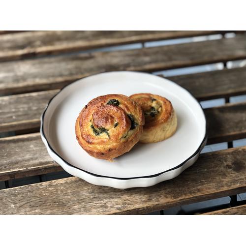 Jual Garlic Cheese Rolls / Roti Keju Garlic - 2 pcs - Kota Bogor ...