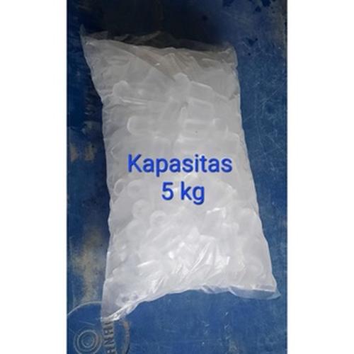 Jual Plastik es kristal 5kg bahan PE lentur kuat isi 100 pcs - Kota ...