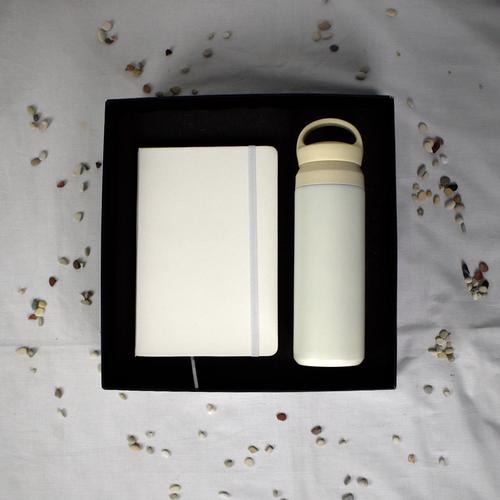 Jual Souvenir Meeting Gift / Paket Gift Set isi Notebook Tumbler Custom ...