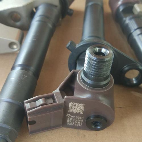 Jual Nozzle Injector Assy Fortuner VRZ Innova Reborn Hilux 2GD Injektor ...