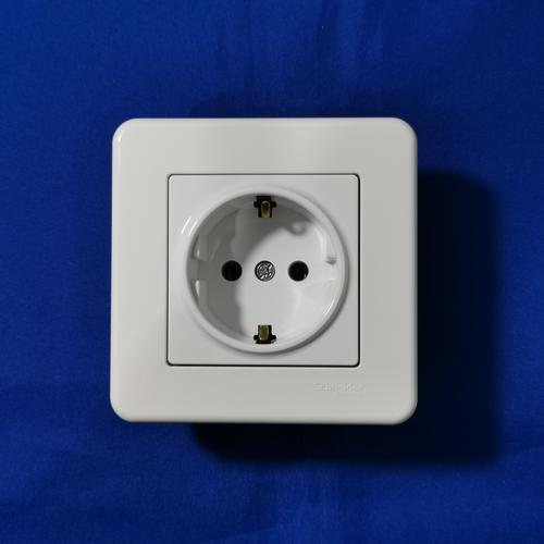 Jual LNA2900121 Stop Kontak Non CP 1 Gang 1 Way Leona Schneider - Kota ...