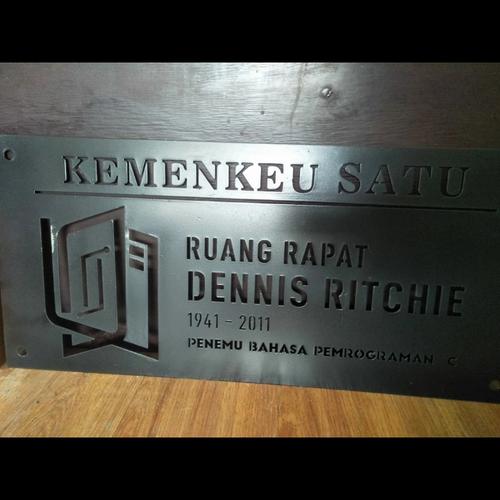 Jual Papan Nama Kantor/Rumah Berbahan Plat Besi Laser Cutting 30x40 ...