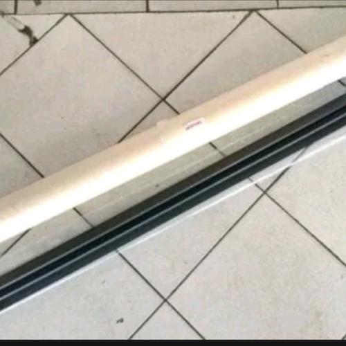 Jual Pelipit Kaca Pintu DALAM Depan Kanan RH SX 4 X-Over, Neo Baleno ...