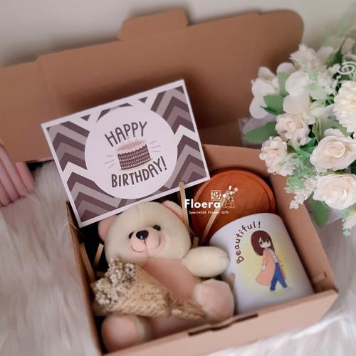 Jual Hadiah Ulang Tahun Mug boneka bunga Gift Box wisuda Cantik ...