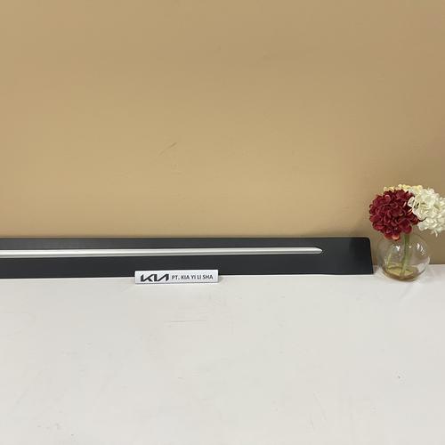 Jual GARNISH ASSY FRT DR SIDE LH - KIA SONET- KIA GENUINE PARTS ...