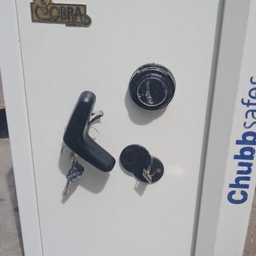 Jual Brankas CHUBB Cobra Executive size 3 - Jakarta Pusat - roxy ...