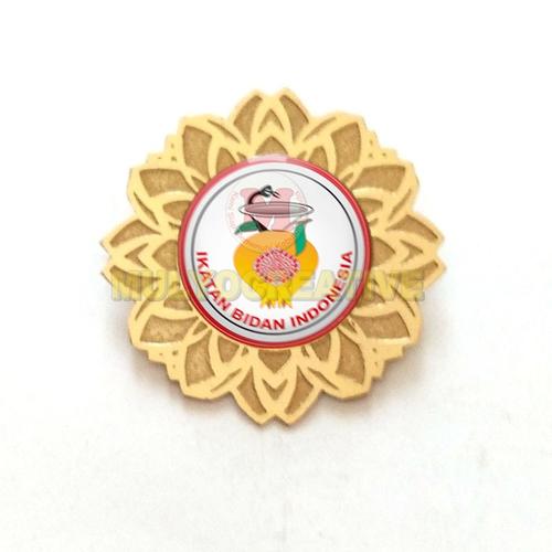 Jual Pin IBI Model Bunga Logam Kuningan Logo Ikatan Bidan Indonesia ...